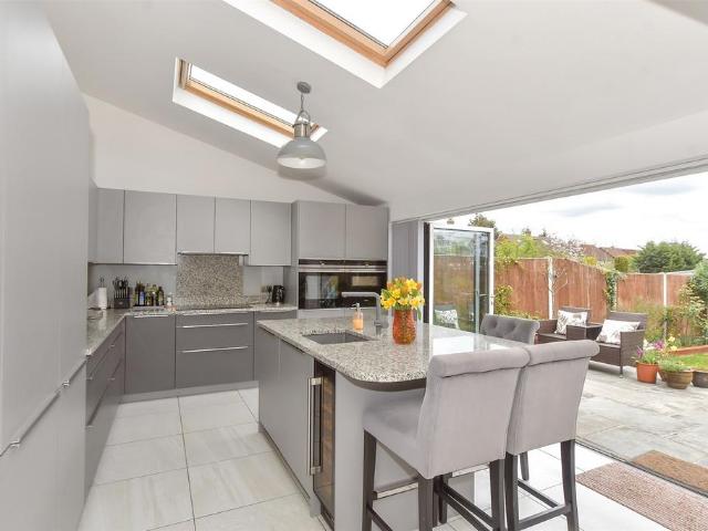 4 bedroom semi detached house for sale