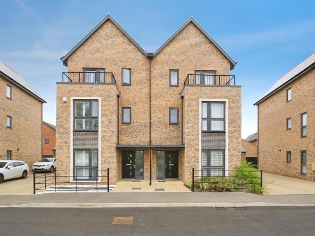 4 bedroom semi detached house for sale
