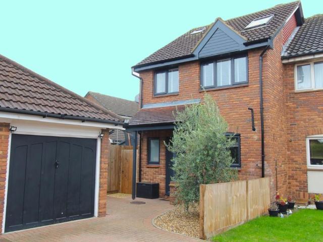 4 bedroom semi detached house for sale