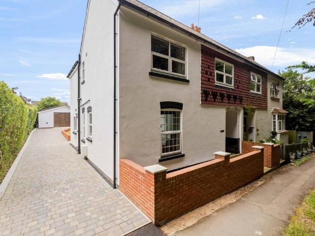 4 bedroom semi detached house for sale