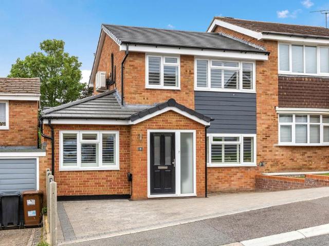 4 bedroom semi detached house for sale