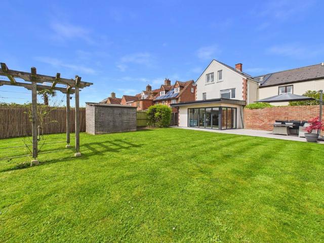 4 bedroom semi detached house for sale