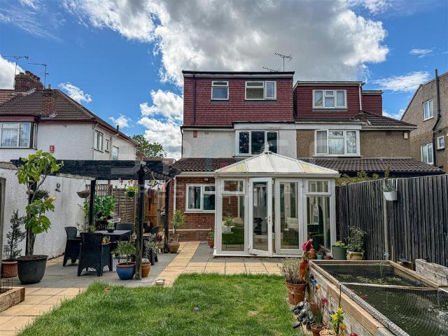 4 bedroom semi detached house for sale