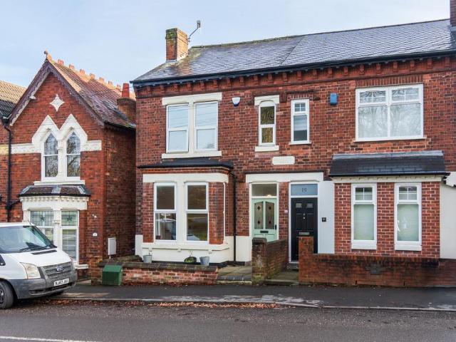 4 bedroom semi detached house for sale