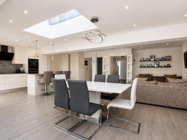 4 bedroom semi detached house for sale