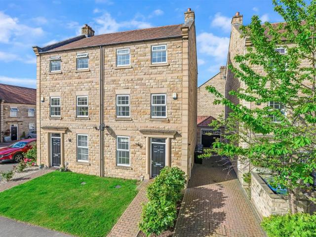 4 bedroom semi detached house for sale