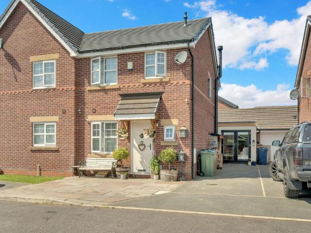 4 bedroom semi detached house for sale