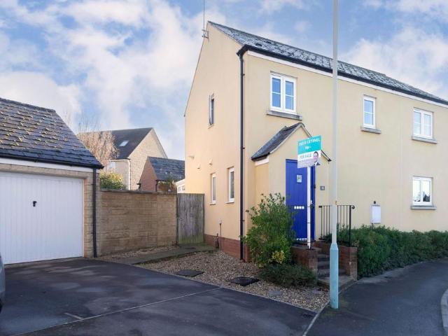 4 bedroom semi detached house for sale