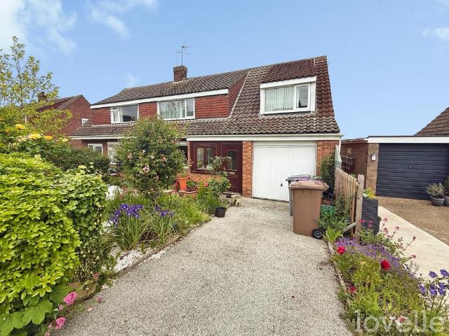 4 bedroom semi detached house for sale