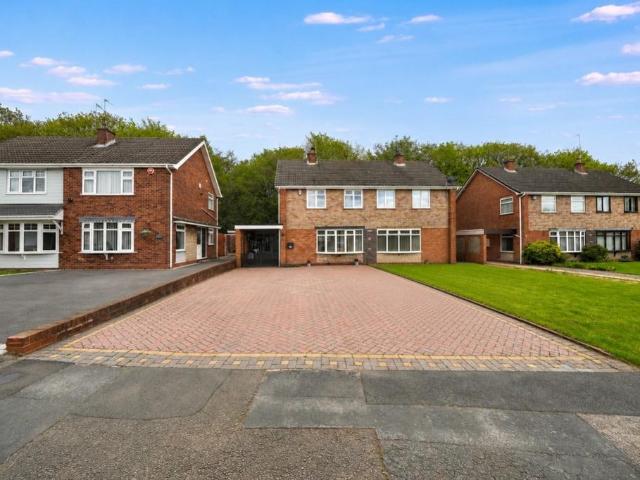 4 bedroom semi detached house for sale