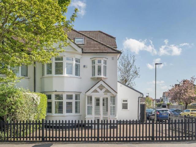4 bedroom semi detached house for sale
