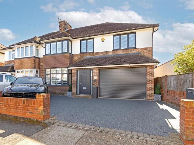 4 bedroom semi detached house for sale