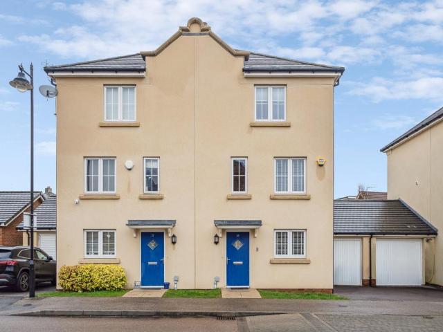 4 bedroom semi detached house for sale