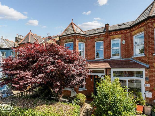 4 bedroom semi detached house for sale