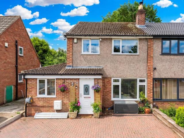4 bedroom semi detached house for sale