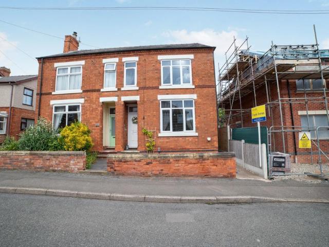 4 bedroom semi detached house for sale