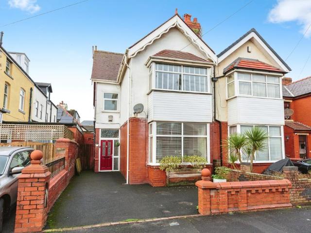 4 bedroom semi detached house for sale