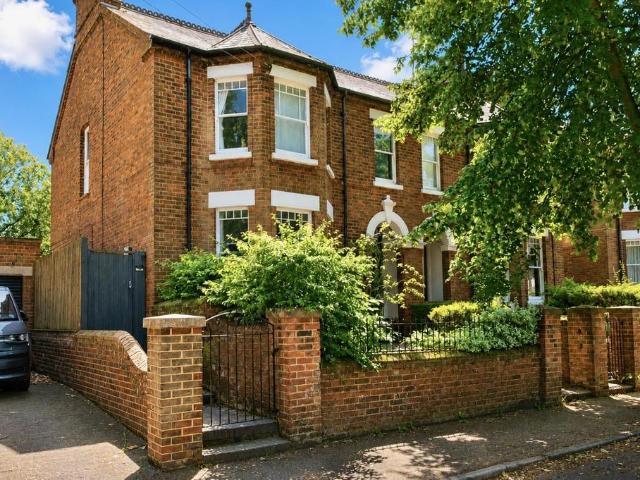 4 bedroom semi detached house for sale
