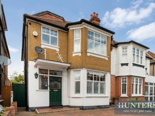 4 bedroom semi detached house for sale