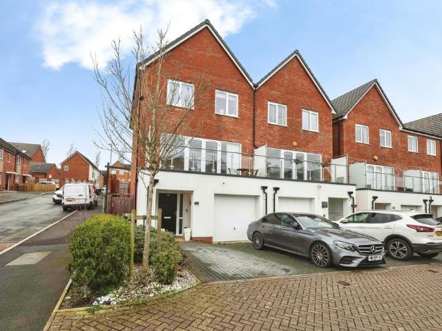4 bedroom semi detached house for sale