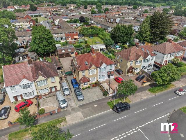 4 bedroom semi detached house for sale