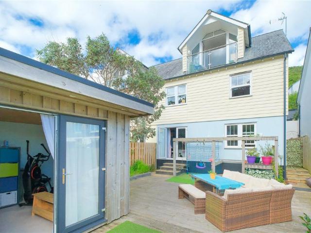 4 bedroom semi detached house for sale