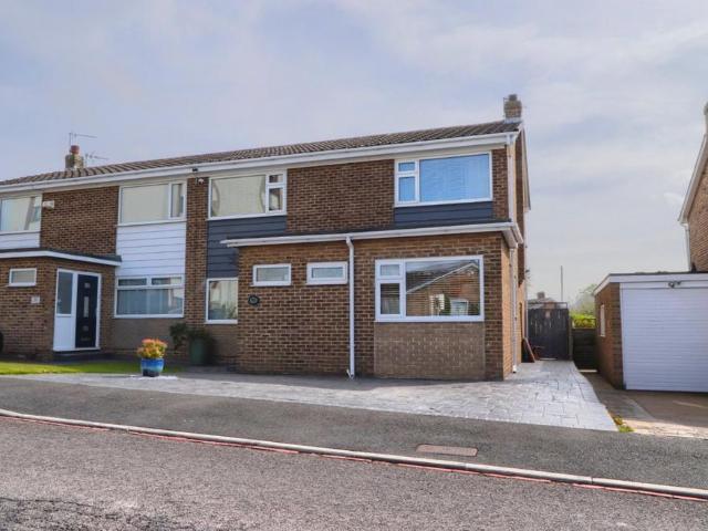 4 bedroom semi detached house for sale