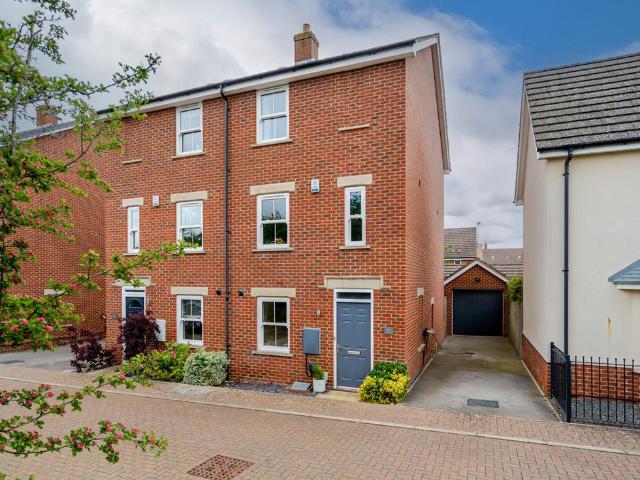 4 bedroom semi detached house for sale