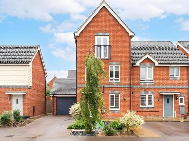 4 bedroom semi detached house for sale