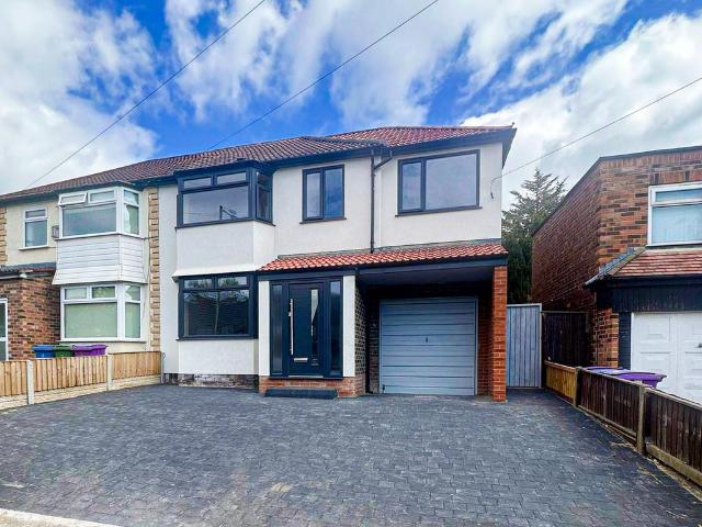 4 bedroom semi detached house for sale