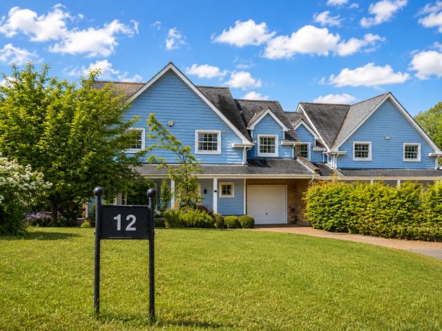 4 bedroom semi detached house for sale