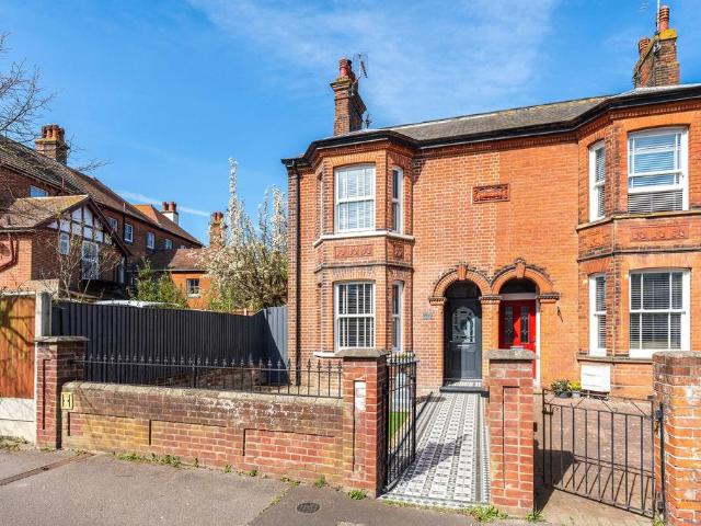 4 bedroom semi detached house for sale