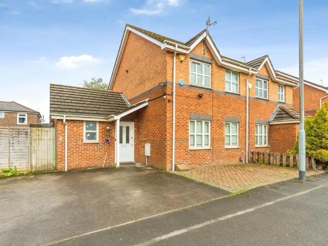 4 bedroom semi detached house for sale