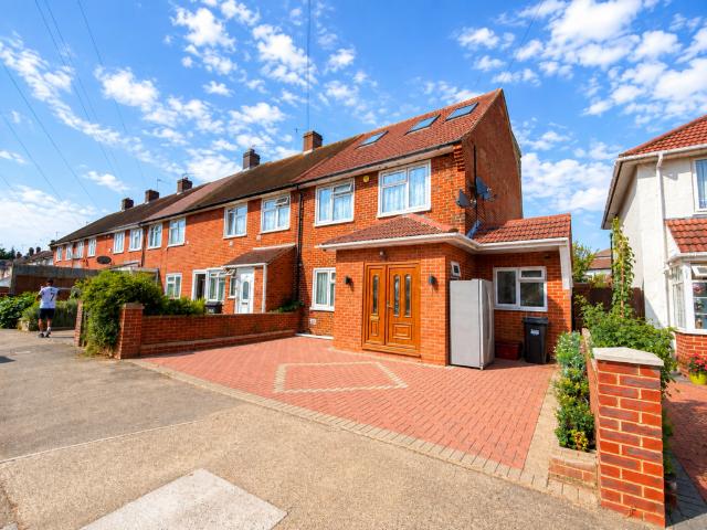 4 bedroom semi detached house for sale