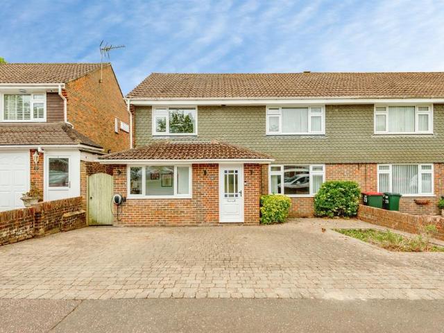 4 bedroom semi detached house for sale