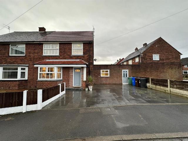 4 bedroom semi detached house for sale