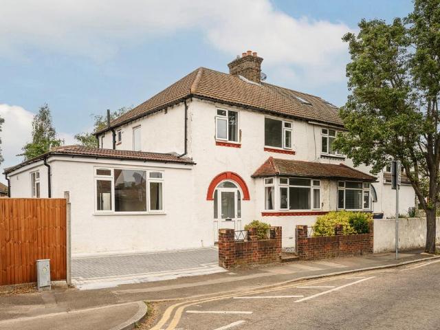 4 bedroom semi detached house for sale