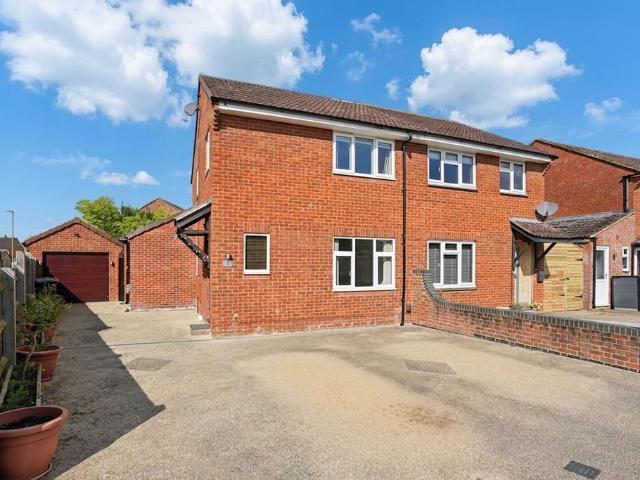 4 bedroom semi detached house for sale