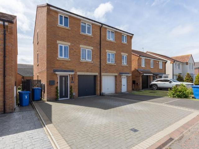 4 bedroom semi detached house for sale