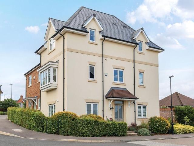 4 bedroom semi detached house for sale