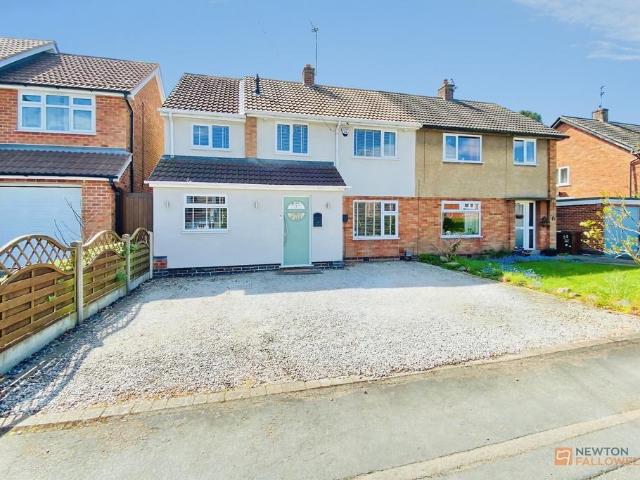 4 bedroom semi detached house for sale