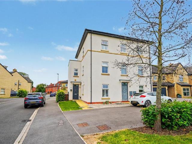 4 bedroom semi detached house for sale