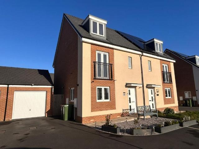 4 bedroom semi detached house for sale