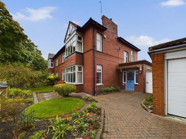 4 bedroom semi detached house for sale