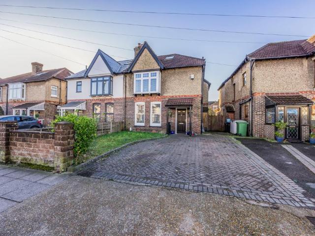 4 bedroom semi detached house for sale