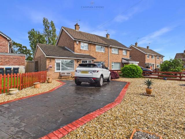 4 bedroom semi detached house for sale