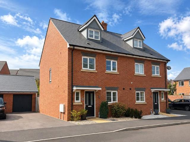 4 bedroom semi detached house for sale