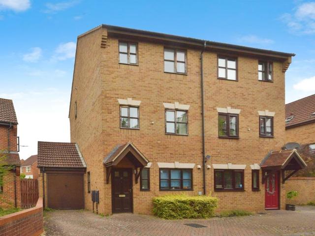 4 bedroom semi detached house for sale