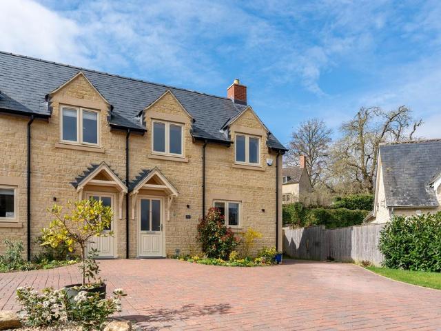 4 bedroom semi detached house for sale