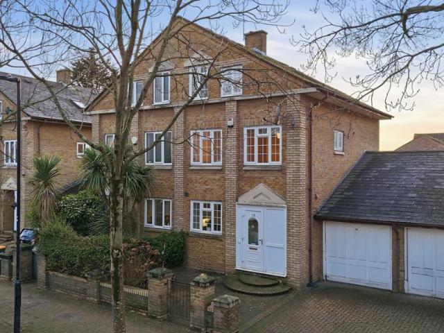 4 bedroom semi detached house for sale